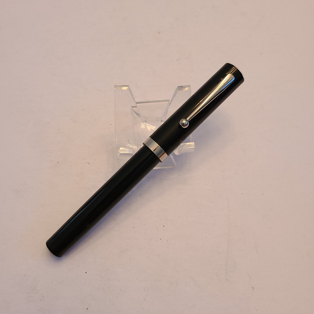 Vintage Sheaffer Fountain Pen, Black Calligraphy Sheaffer Medium ...