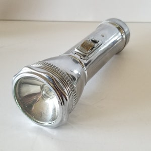 Vintage 1930's Art Deco Design Lightmaster Flashlight, Nice Chromed ...