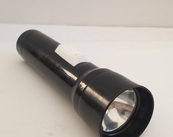 Vintage Circa 1990's Plastic Eveready Working Flashlight - Etsy