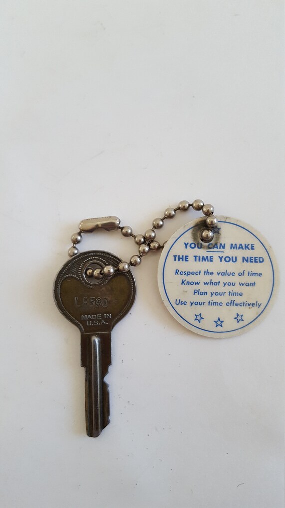 Vintage circa 1960's "Time is Money" keyring disk wit… - Gem