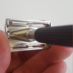 Vintage Gillette Safety Razor, Date Code O1 (1969) Turn to Open (TTO ...