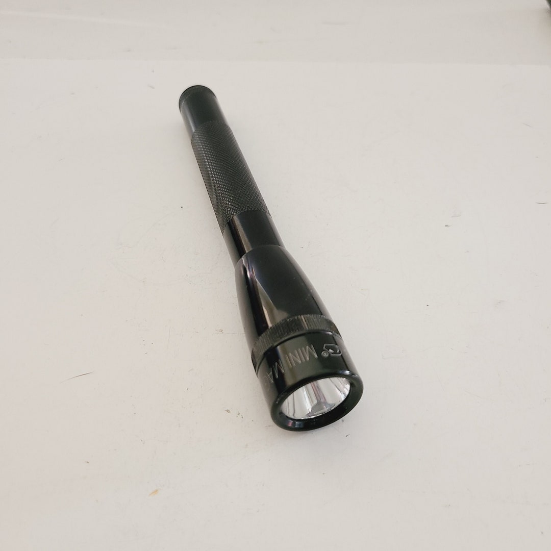 Vintage Circa 1990's Maglite LED AA Flashlight, Good Working Condition ...