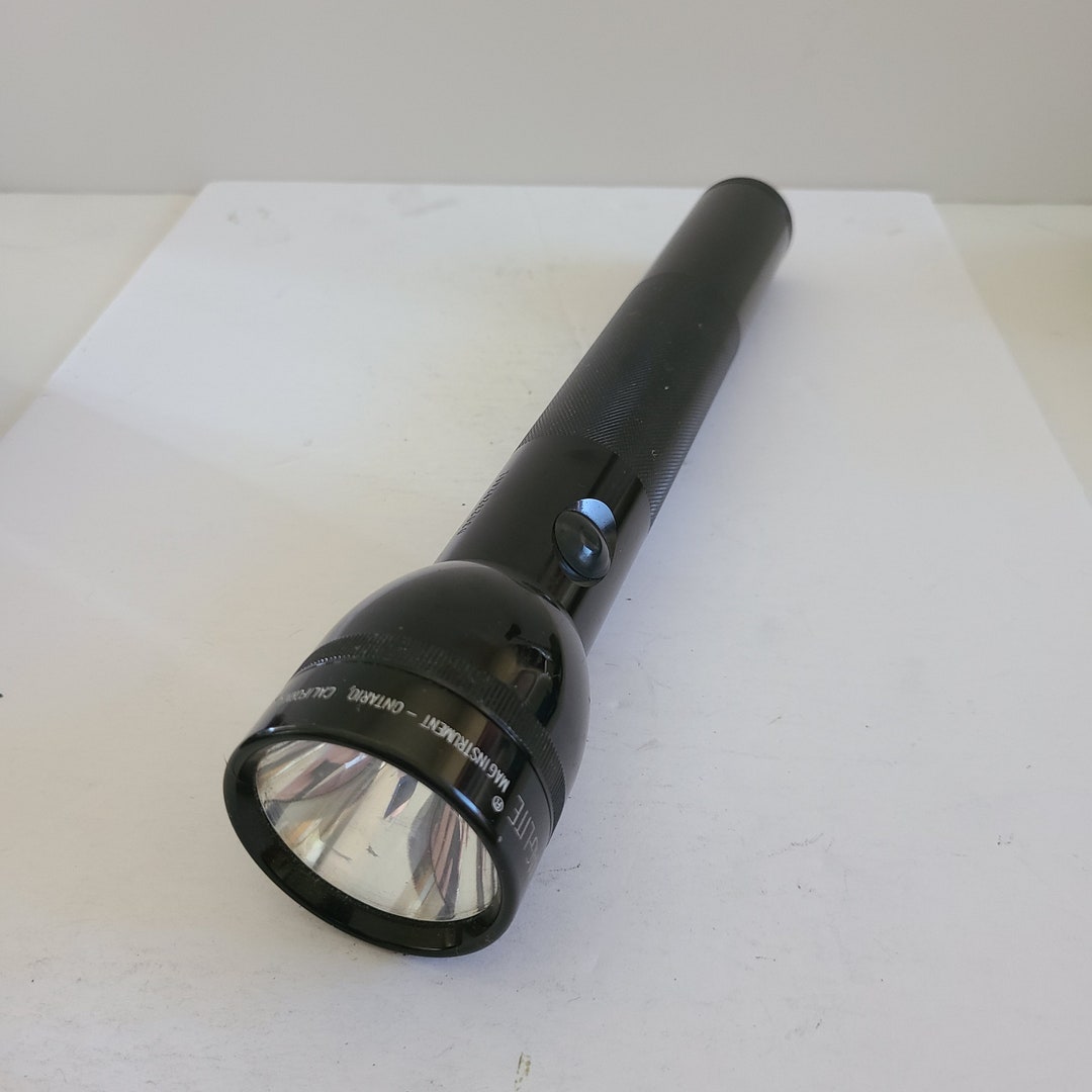Vintage Circa 1990's Maglite Black Color Aluminum Flashlight, Accepts 3 ...