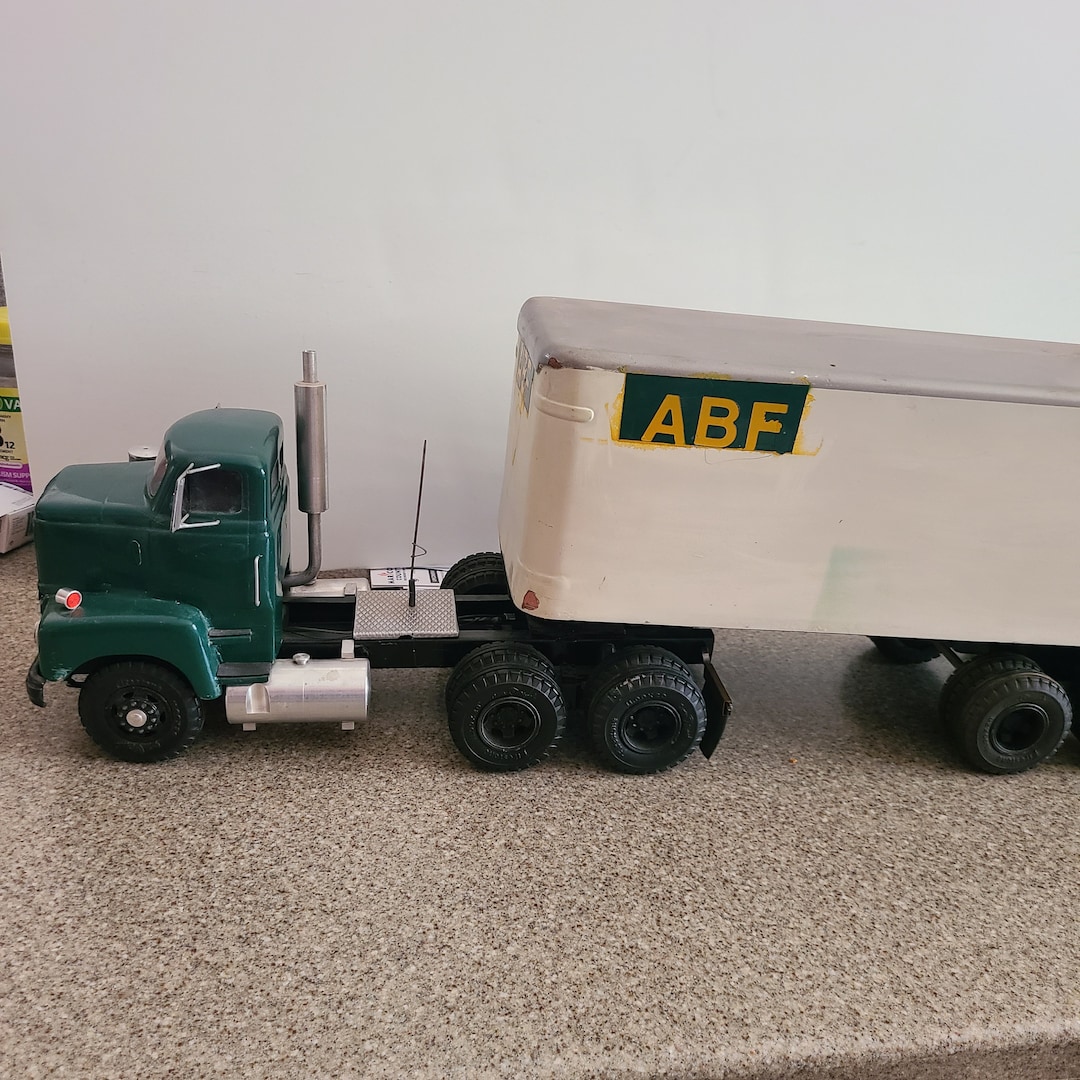 Vintage Circa 2000 Scale Model 1953/54 International Harvester RDFC-405 ...