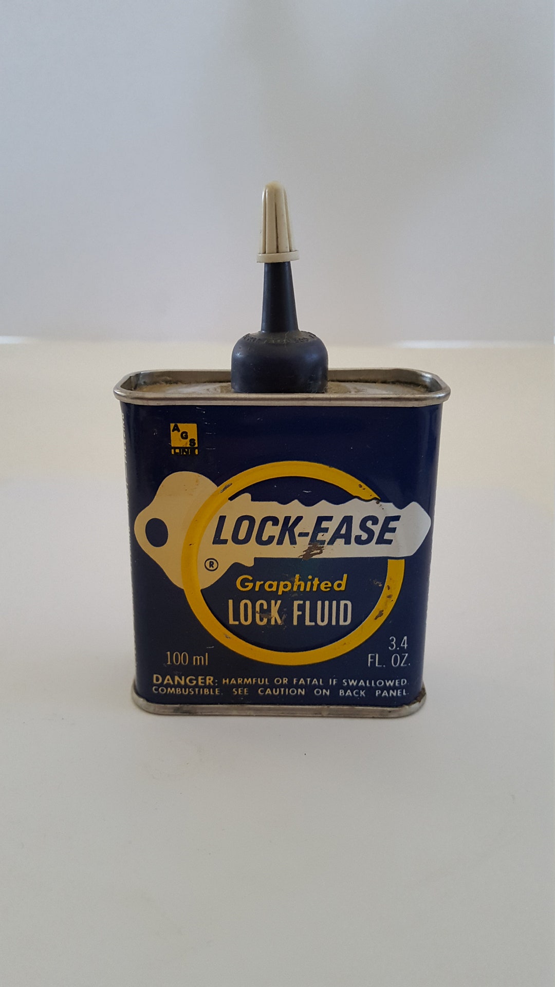 Vintage Circa 1960's Can of Liquid Graphite Lock-ease in a 1948 Design ...