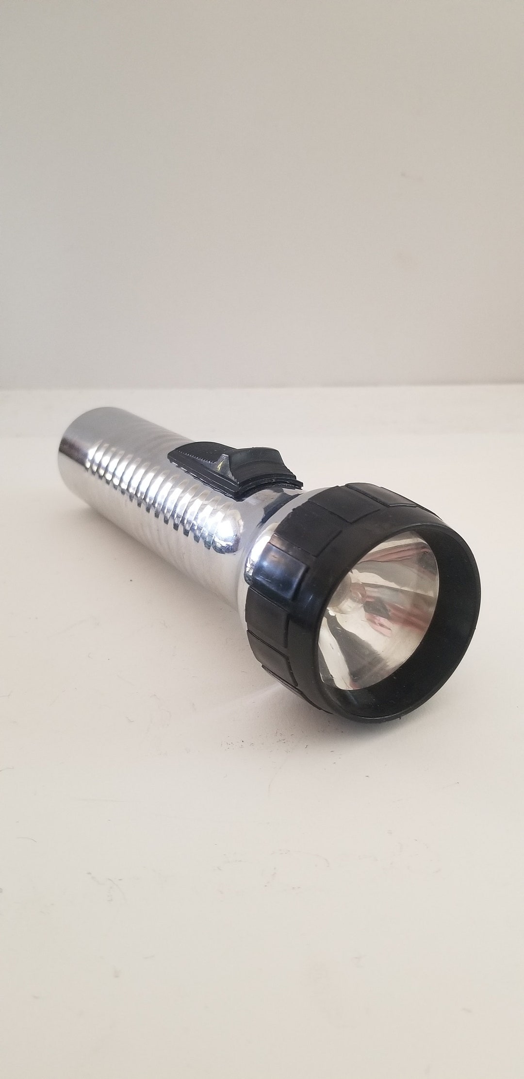Vintage Unmarked 1960's D Cell Battery Flashlight, Black Plastic Switch ...