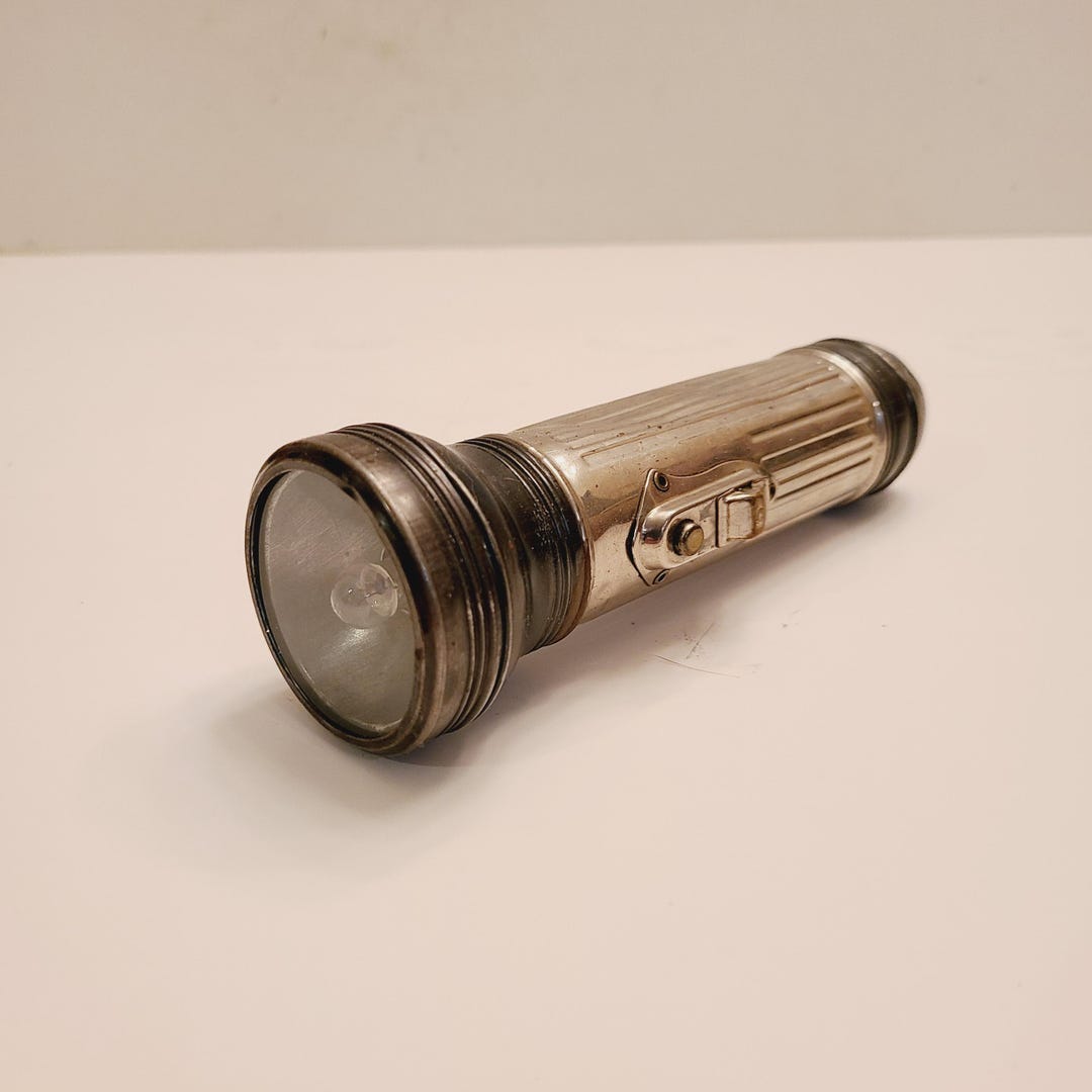 Vintage Circa 1950's USALITE 2 D Flashlight With a Blued Head and End ...