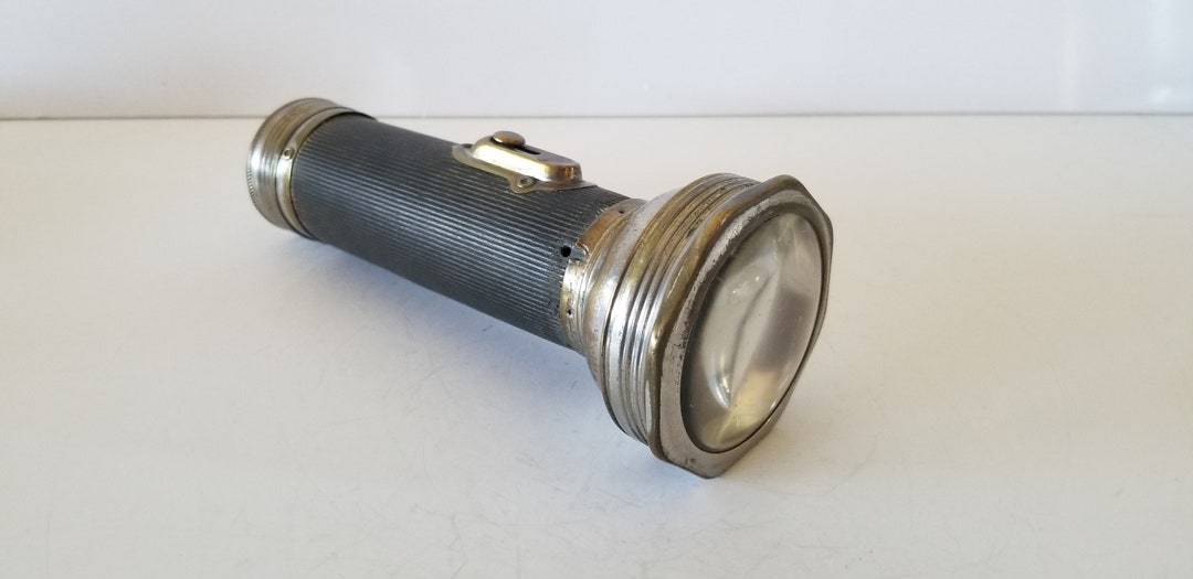 Vintage 1924 Hylite Flashlight, Takes 2 D Cell Batteries That Are Not Included, Ribbed Vulcanite ...