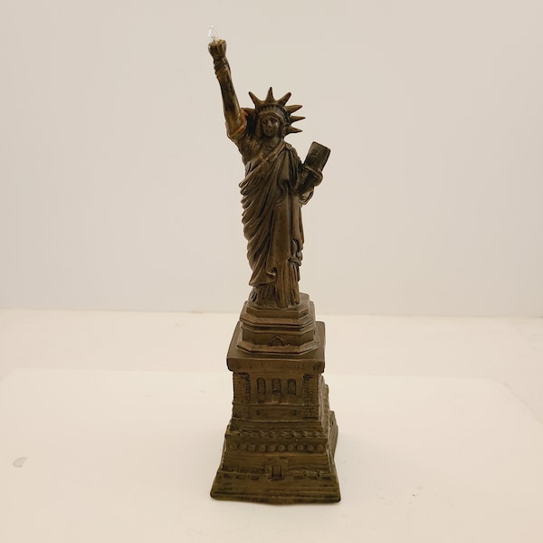 Vintage Statue of Liberty Light - Etsy