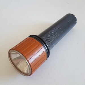 Vintage 1985 Duracell/mallory Durabeam "copper Top" Flashlight, Takes 2 ...