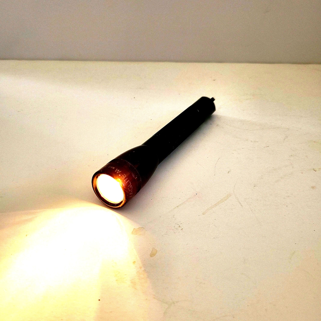 Vintage 1990s Mini Maglite Flashlight: Machined Aluminum, USA Made - Etsy