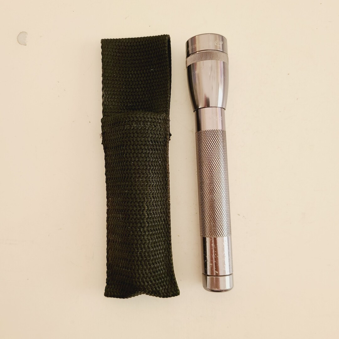 Vintage Circa 1990's Mini Maglite AA Flashlight With Belt Holder, Gun ...