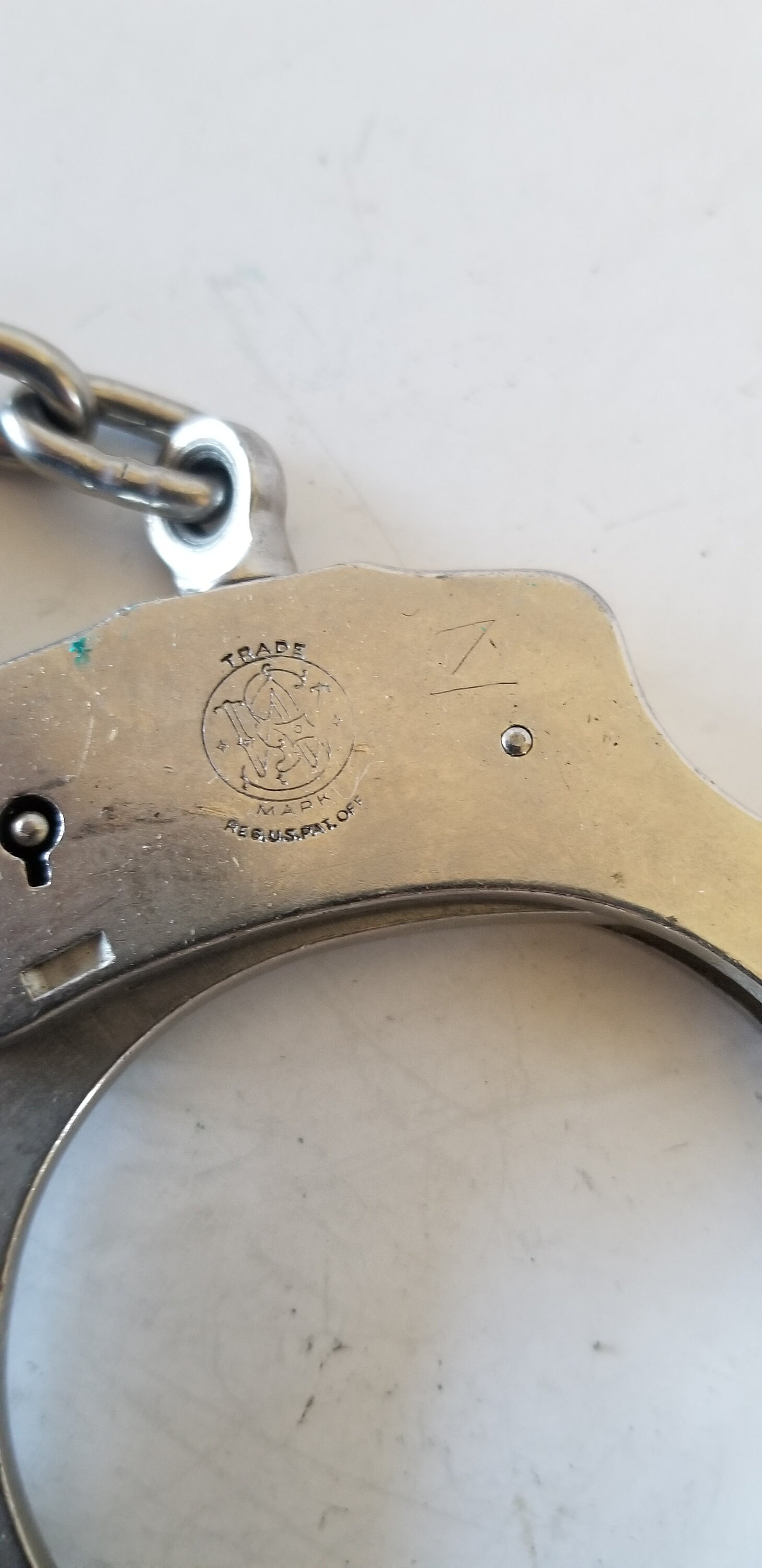 Vintage circa 1970's pair of Smith & Wesson Handcuffs 90 - Etsy.de