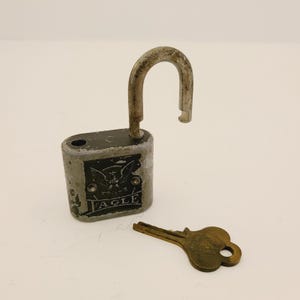 Vintage 1940s Eagle Lock Co. Padlock: Chippy Black Paint, With Key - Etsy