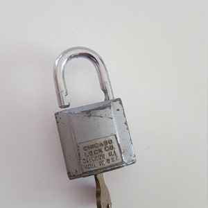 Vintage 1960's Chicago Lock Co. Padlock One Key Original | Etsy