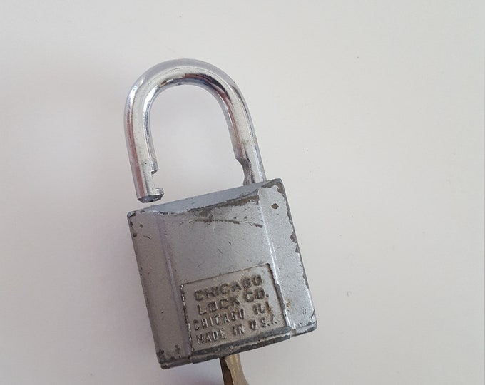 Vintage 1960's Chicago Lock Co. Padlock One Key Original - Etsy