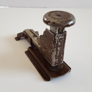 Vintage Arrow Fastener Inc commander Small - Etsy