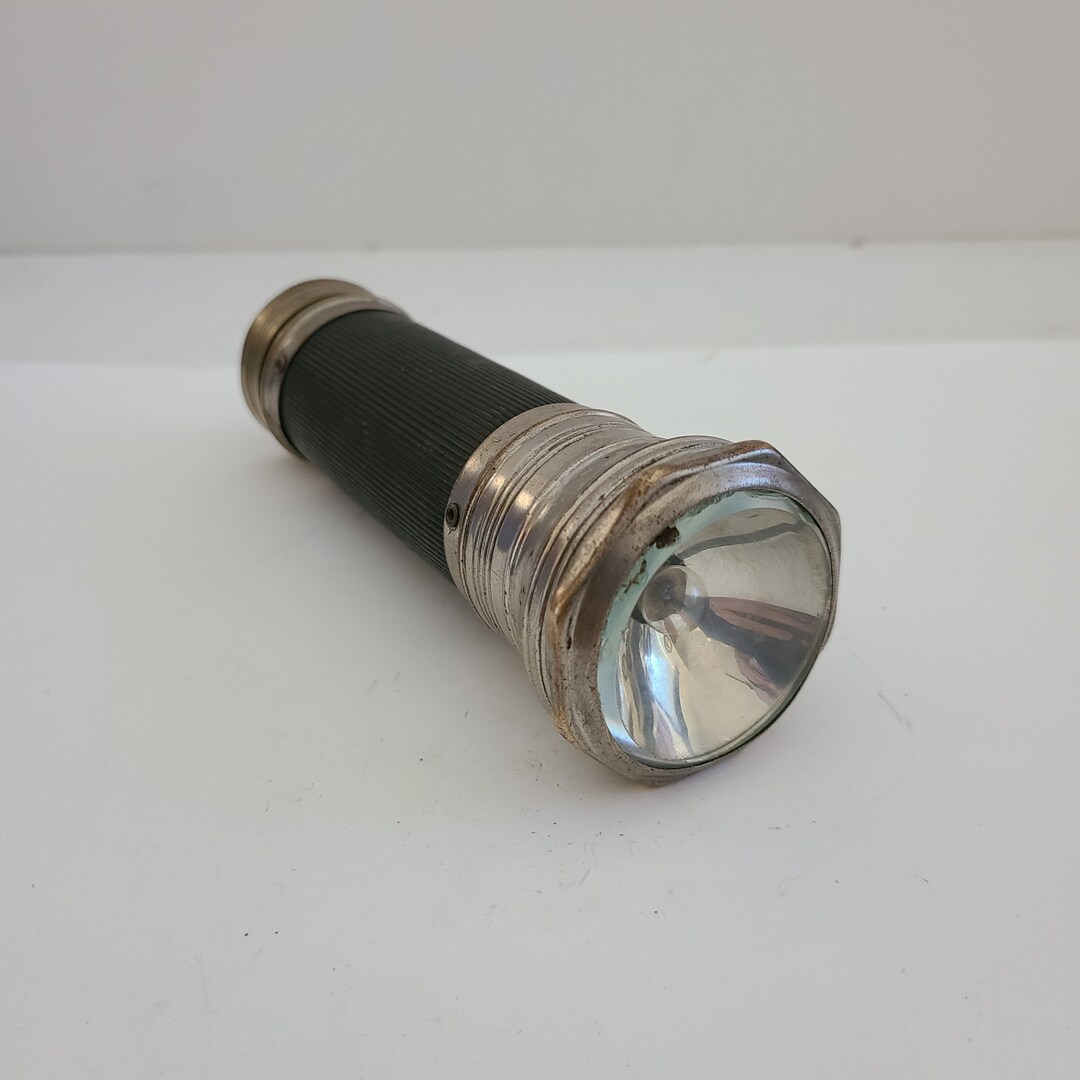 Vintage 1924 Yale Vulcanite Flashlight: Flat Bevel Lens, Working - Etsy