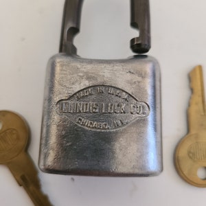 Vintage Late 1940's Illinois Lock Co. Padlock, Two Working Keys in ...