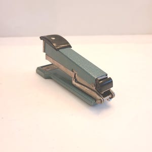 Vintage Rapid 4 Desk Stapler: 1960s Swedish Industrial Design - Etsy
