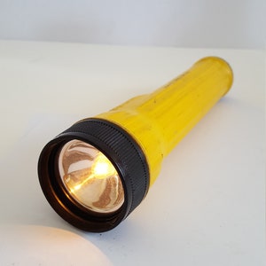 Vintage 1980 Bright Star 3 Cell Flashlight No.3941 Traffic Director ...