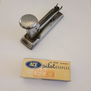 Vintage Ace Pilot Stapler No. 402 (1938) With Staples - Etsy