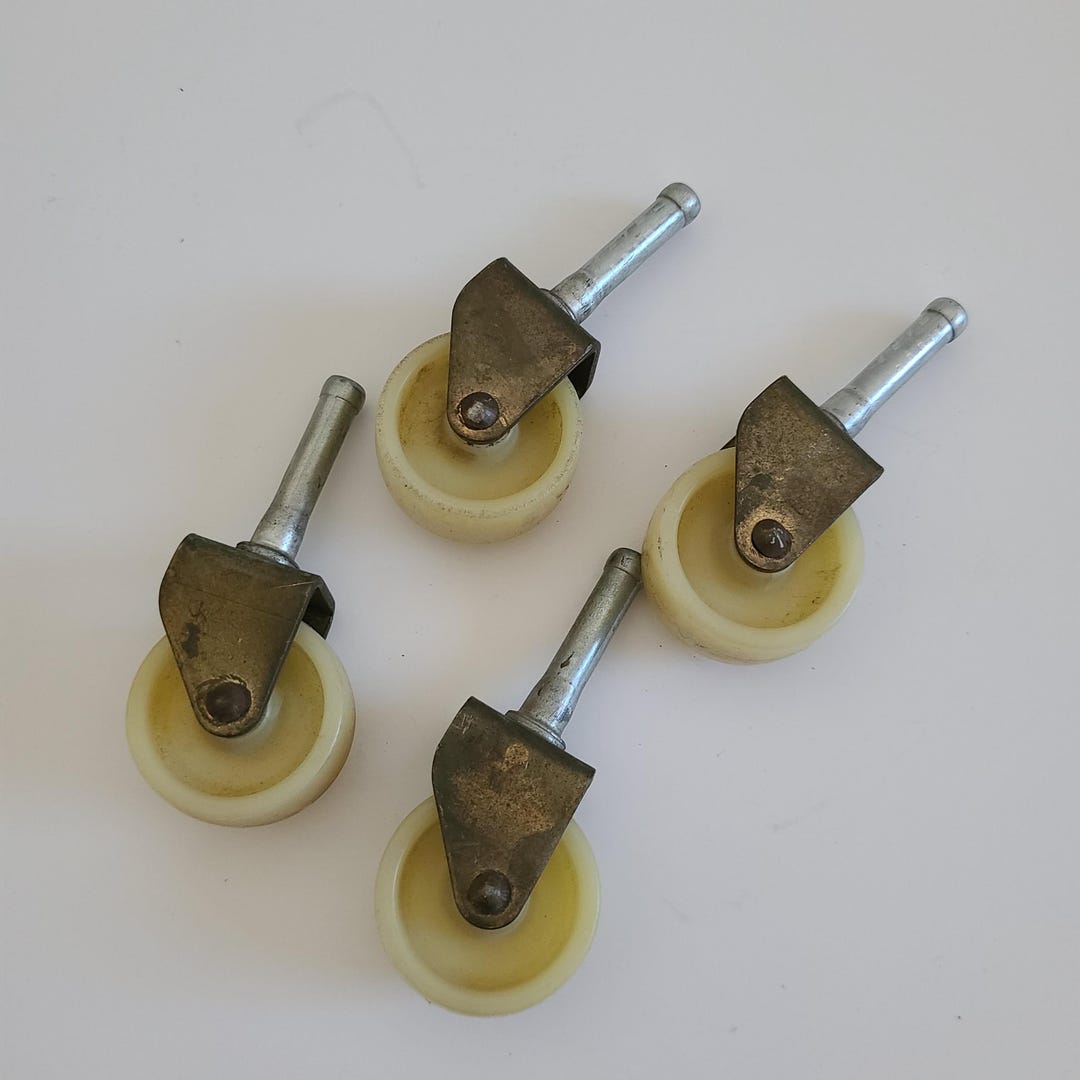 Vintage Set of 4 Casters in Steel and Hard Plastic With a Wheel ...