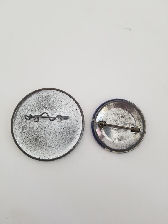 Vintage circa 1970's pair of buttons from Minnesota S… - Gem