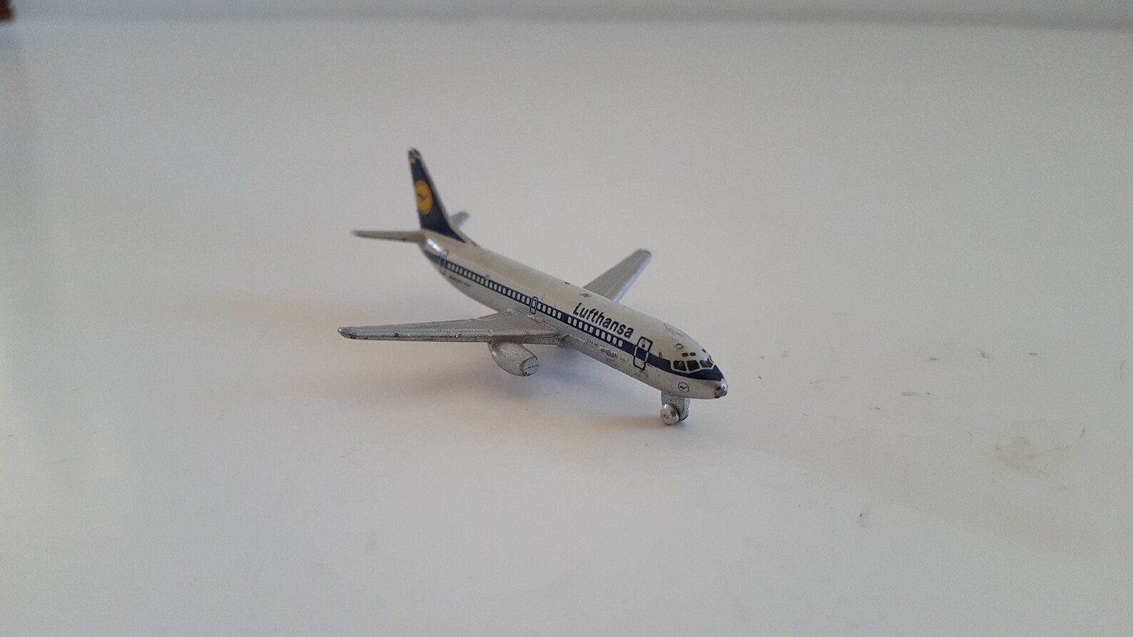 Vintage Late 1990's Schabak 1/600 Scale Boeing 737-300 in Lufthansa ...