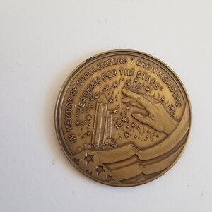 Vintage Souvenir Medallion/coin Space Shuttle Challenger First Inflight ...