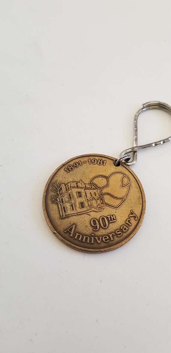 Vintage 1981 90th anniversary medallion keychain for … - Gem