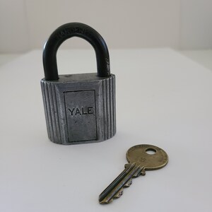 Vintage 1940s Yale Padlock: Heavy Duty Industrial Lock, Made in USA - Etsy