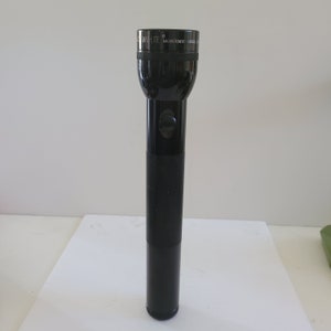 Vintage Circa 1990's Maglite Black Color Aluminum Flashlight, Accepts 3 ...