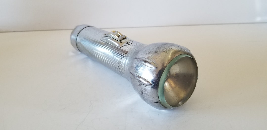 Vintage 1930's Art Deco Design Lightmaster Streamlite Flashlight ...