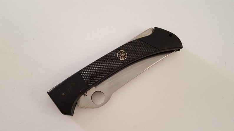 Vintage Valor Folding Knife: 1970s-80s Oil Logo, Serrated Tip - Etsy
