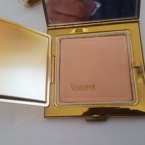 Vintage Circa 1950's Volupte Compact, Unused Condition Presentation ...