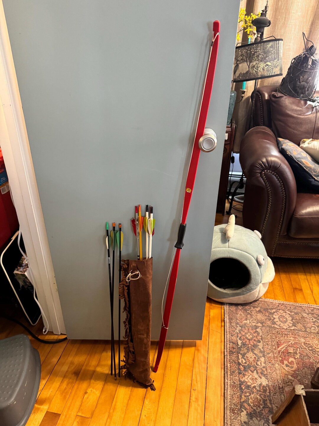 Vintage Red Indian Longbow With Handmade Leather Arrow Pouch. Variety ...