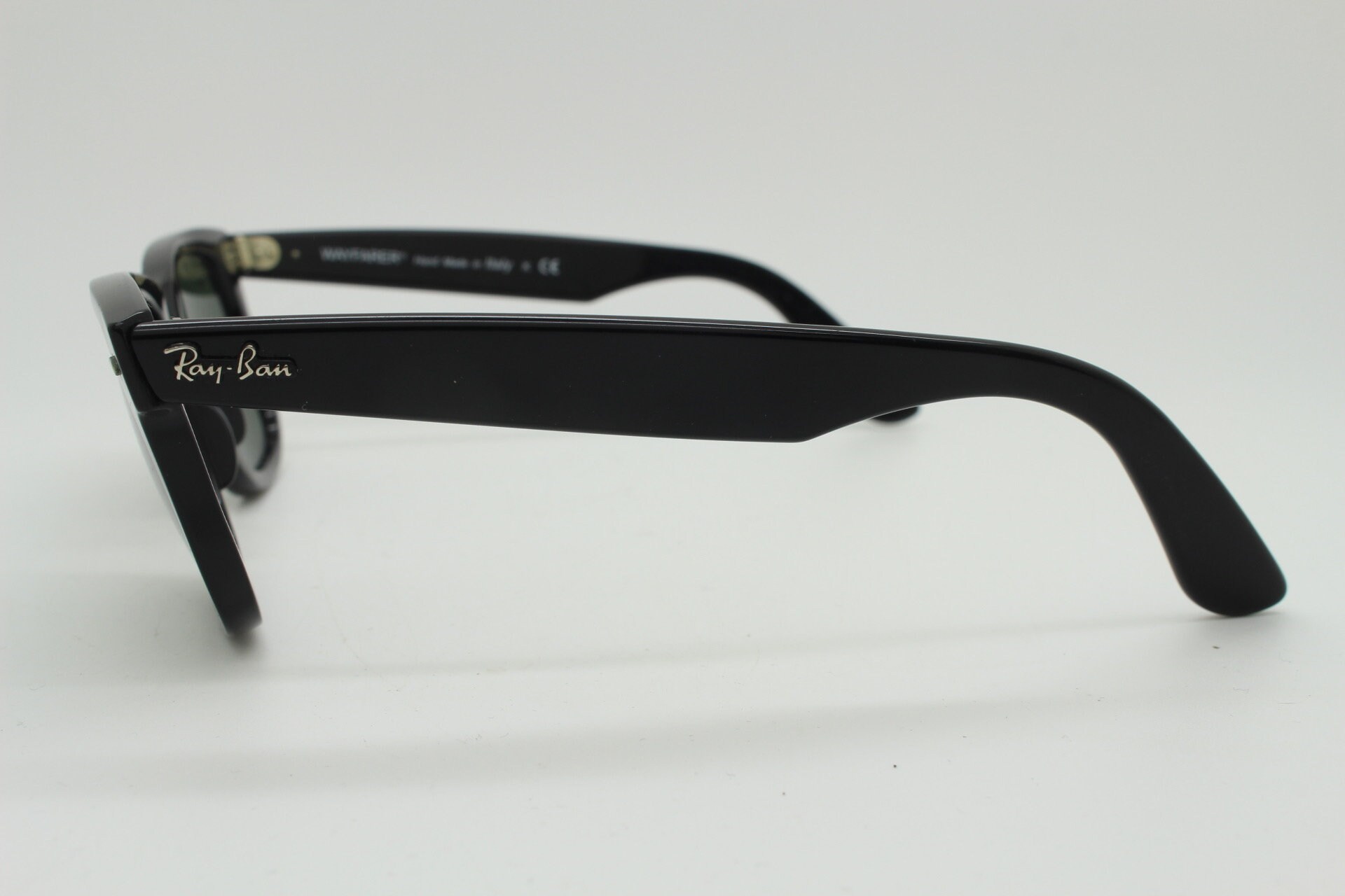 Ray Ban Wayfarer Side View
