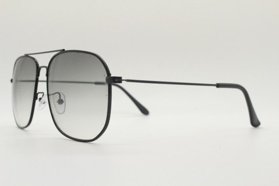 80s vintage square aviator sunglasses. Black metal fr… - Gem
