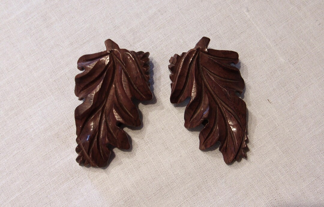 Best 1930s 1940s Chunky Wooden Leaves Dress Clips Large Size - Etsy