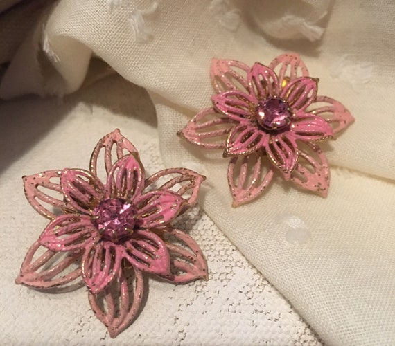 Distressed Vintage Shabby Pink Filigree Rhinestone Fl… - Gem