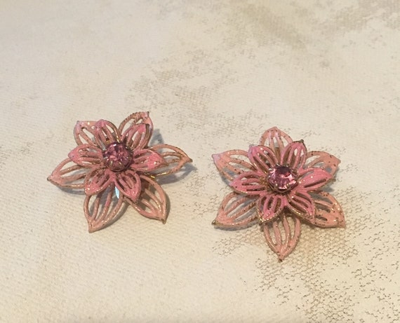 Distressed Vintage Shabby Pink Filigree Rhinestone Fl… - Gem