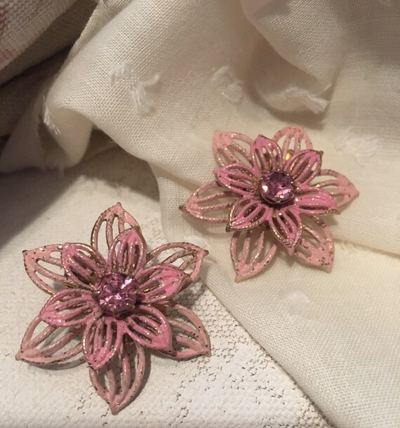 Distressed Vintage Shabby Pink Filigree Rhinestone Fl… - Gem
