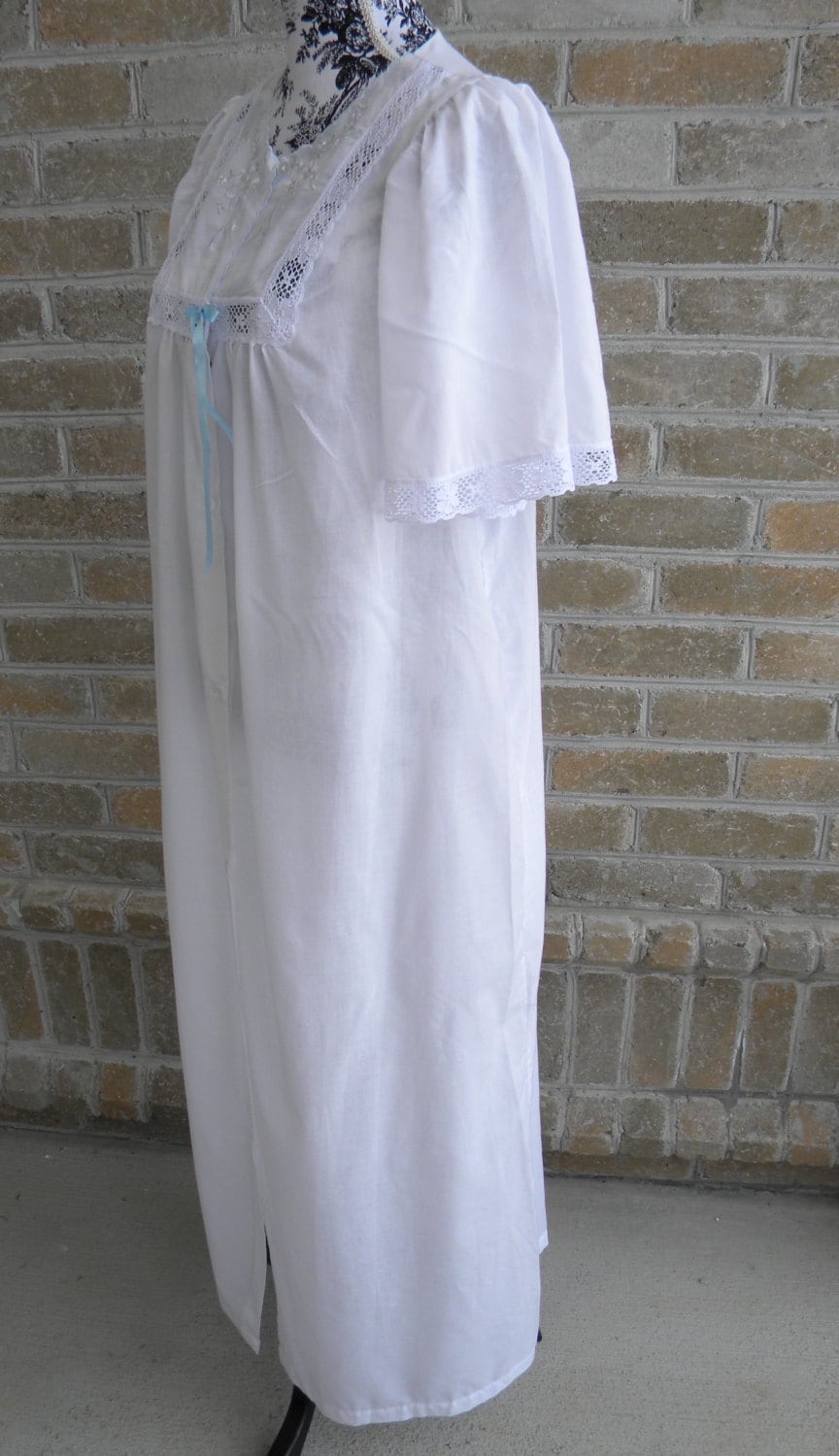 Vintage Carole Long Sheer White Robe With Lace Details and Pastel ...