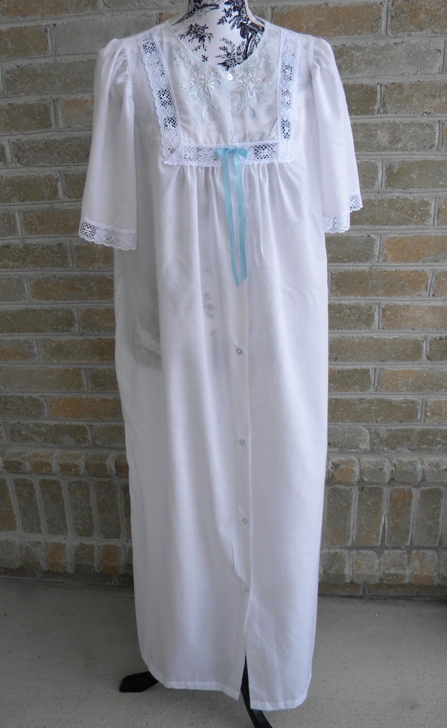 Vintage Carole Long Sheer White Robe With Lace Details and Pastel ...