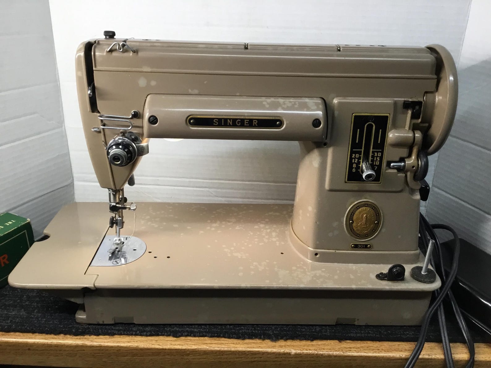 Rare 1952 Singer 301. First Year Run, Low Nos Serial . Sewing Machine ...