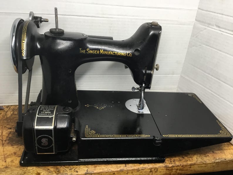 1938 Singer 221-1 Featherweight Sewing Machine Reconditioned and ...