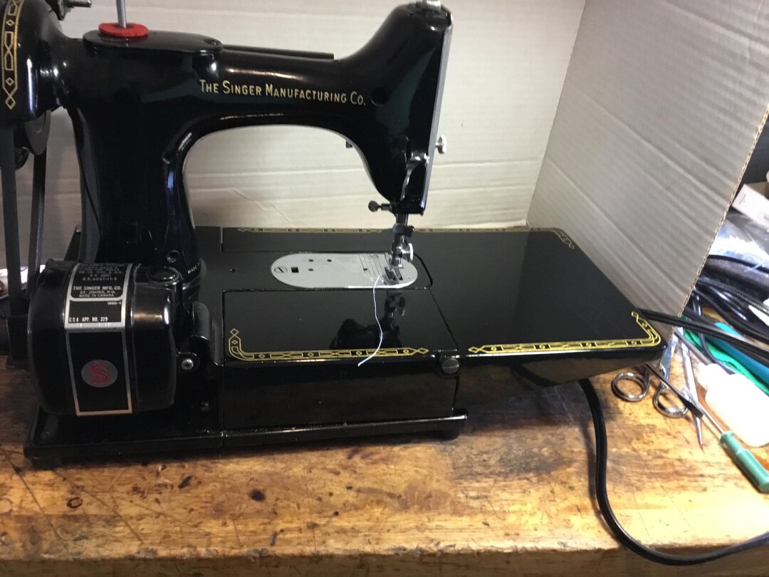 1950s Singer 222K Featherweight Free Arm Sewing Machine. - Etsy