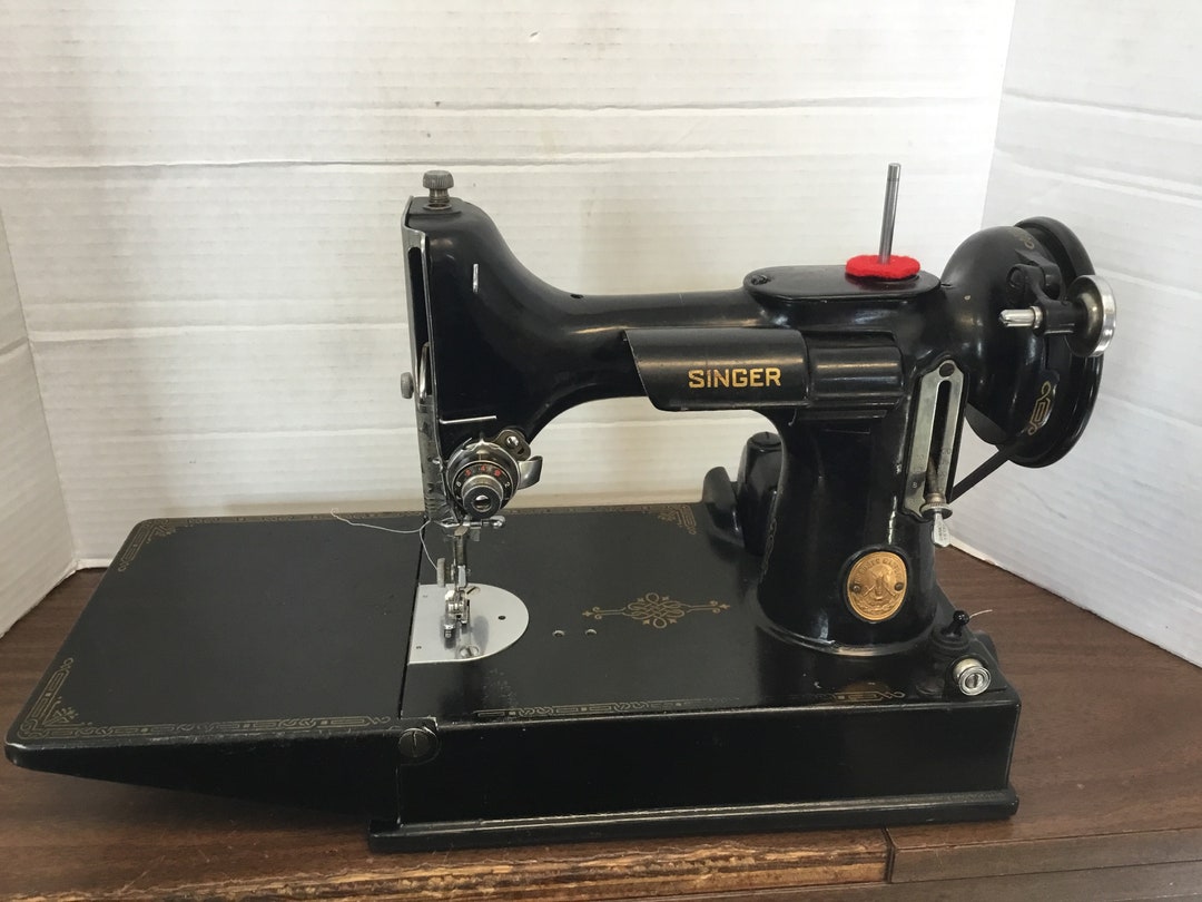 1949 Singer 221 K Featherweight Sewing Machine. - Etsy