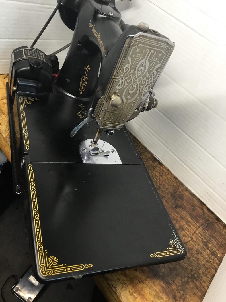 1938 Singer 221-1 Featherweight Sewing Machine Reconditioned and ...